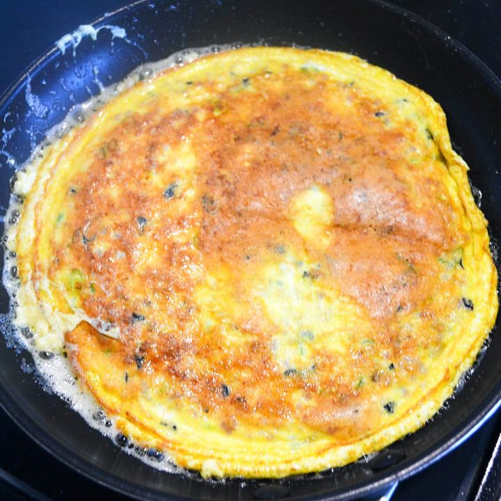 Easy Vietnamese Egg Omelette (Trung Chien) - Cook with Chung